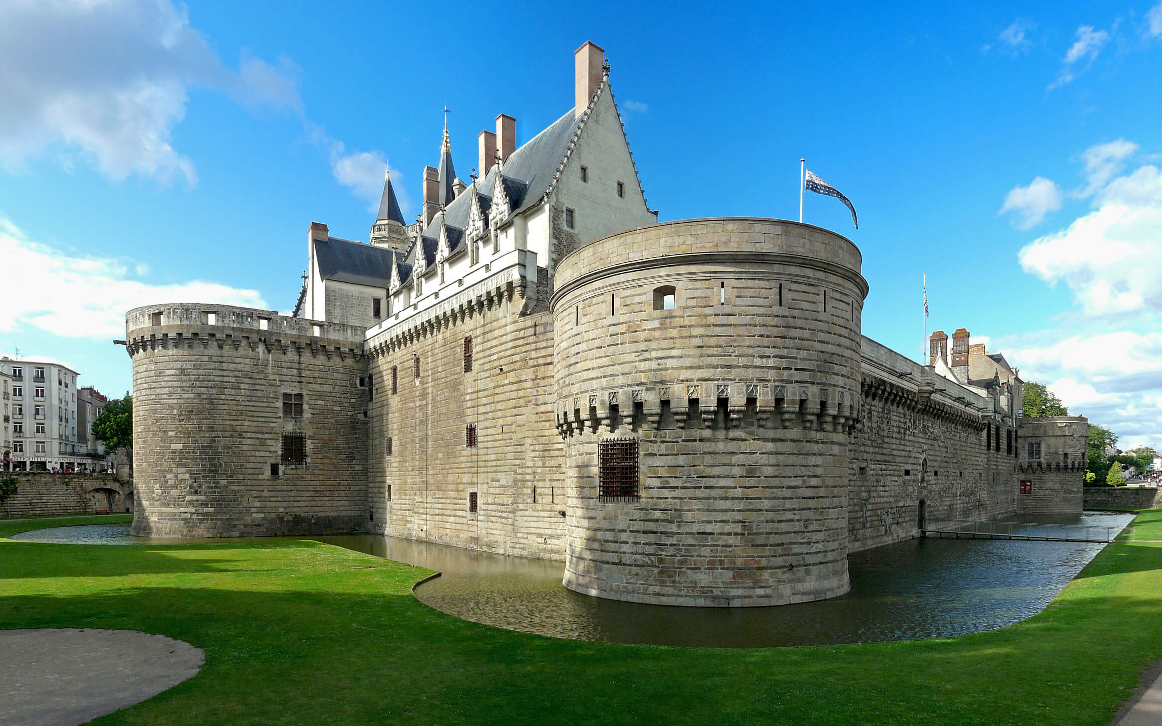 Nantes Uçak Bileti | Turna.com